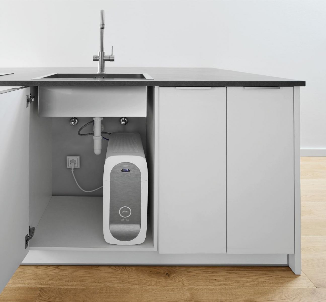 Experience still and sparkling water on tap with GROHE Blue Home