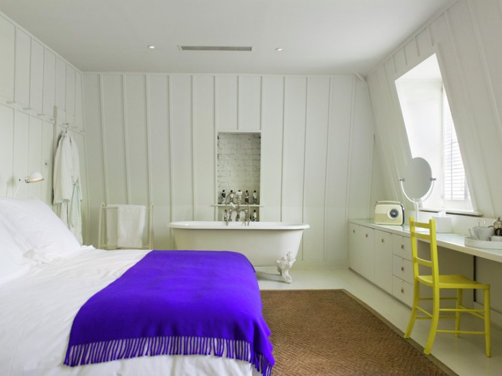 Inspiring you with baths in bedrooms